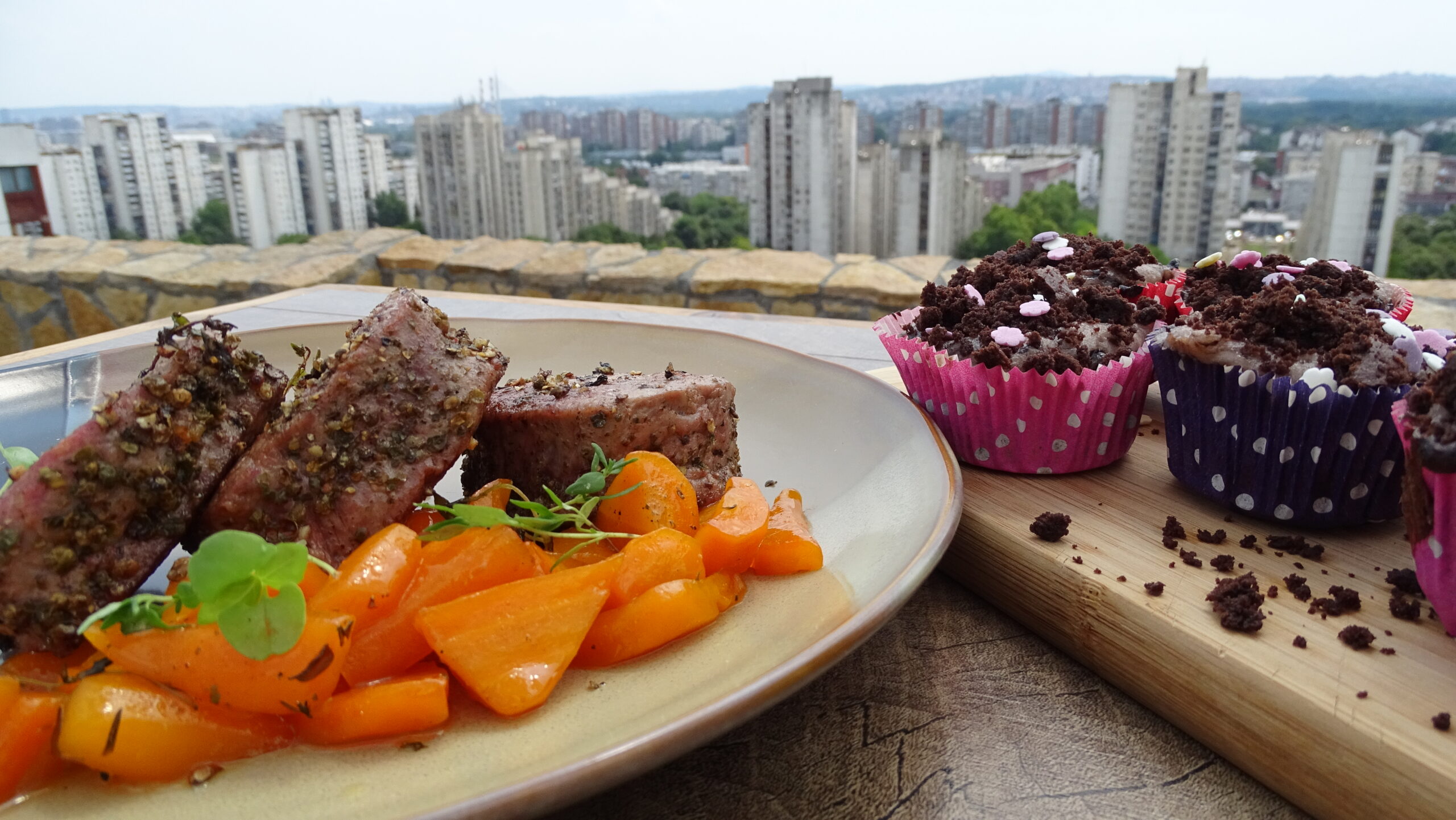 Cupcake sa bananom, šargarepa u medu, biftek u zelenom biberu - Kitchen TV