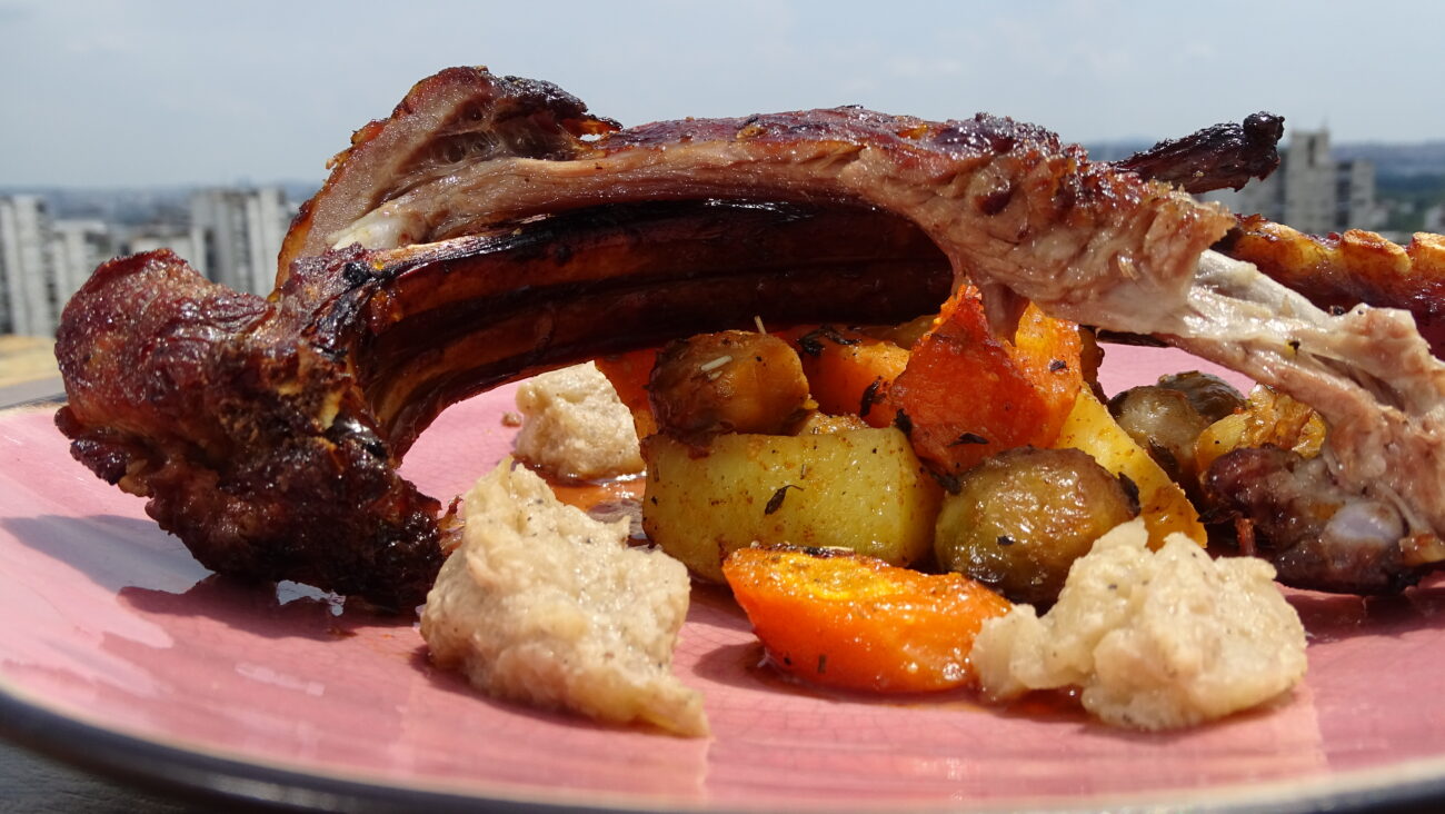 Jagnjeća rebra, povrće iz rerne, sos od jabuka i rena - Kitchen TV